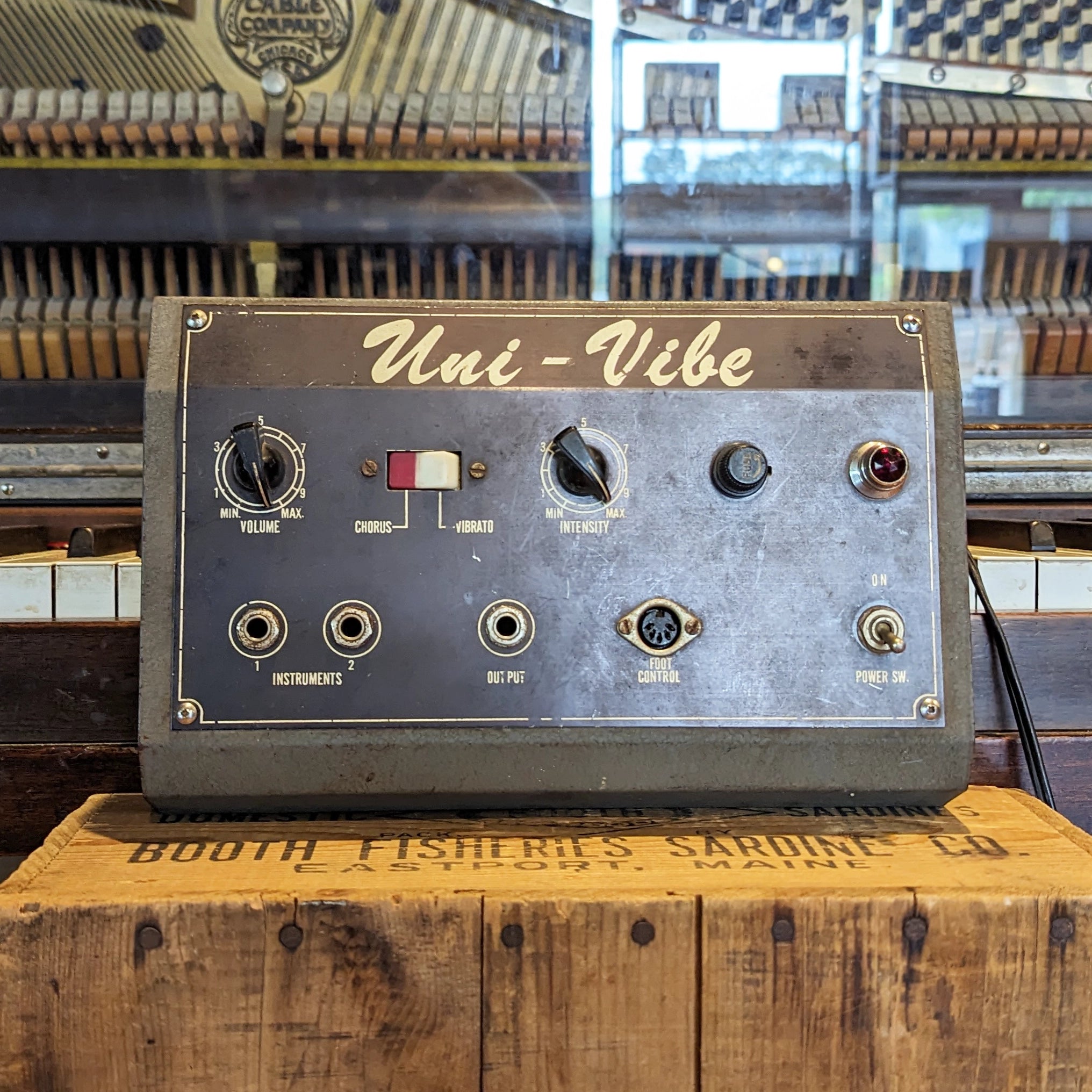 Uni-Vibe Vibrato/Chorus Box 1960's w/Pedal